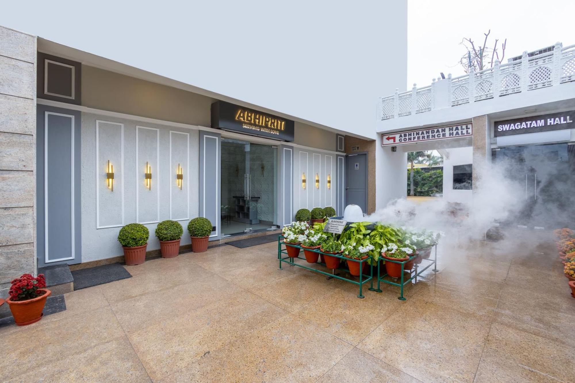 AAPNO GHAR RESORT | ⋆⋆⋆⋆ | GURGAON, INDIA | SEASON DEALS FROM $47